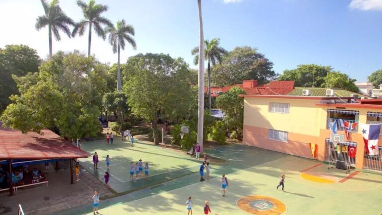 Escola Americana do Rio de Janeiro (American School of Rio de Janeiro ...